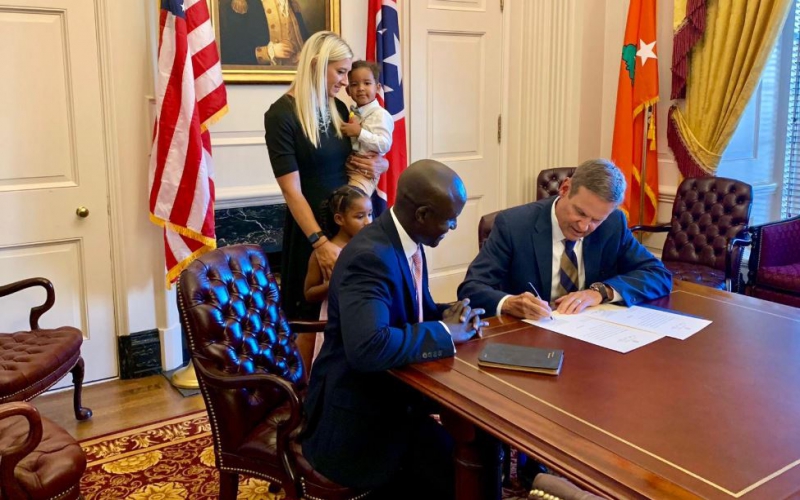Kenyan, Hodgen Mainda takes office to serve in Tennessee government ...