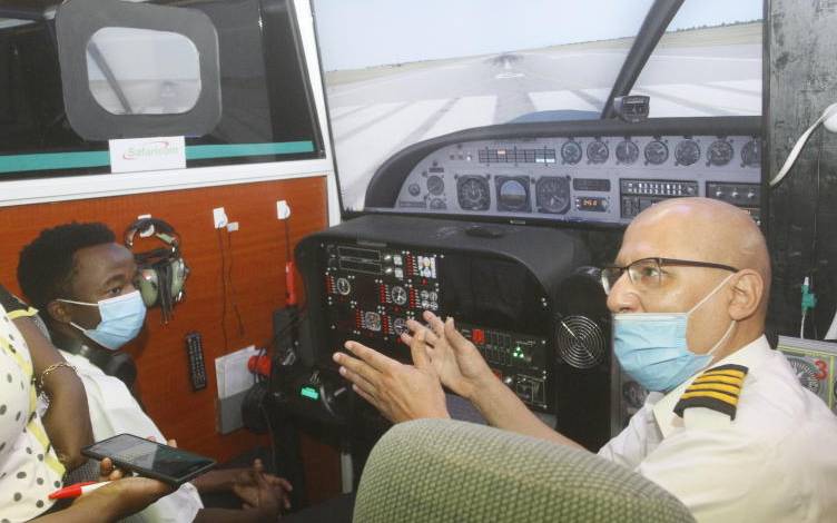 Retired pilot, in full uniform, giving poor children chance to fly ...
