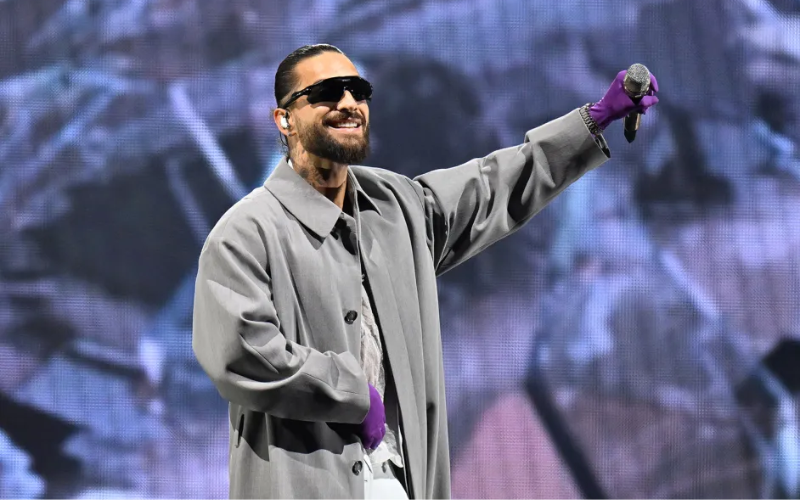 Maluma stops show to scold mother who brought young baby to concert ...