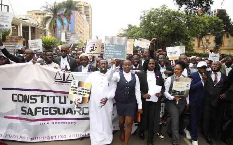 More thorns than roses in Ruto ties with Judiciary - The Standard