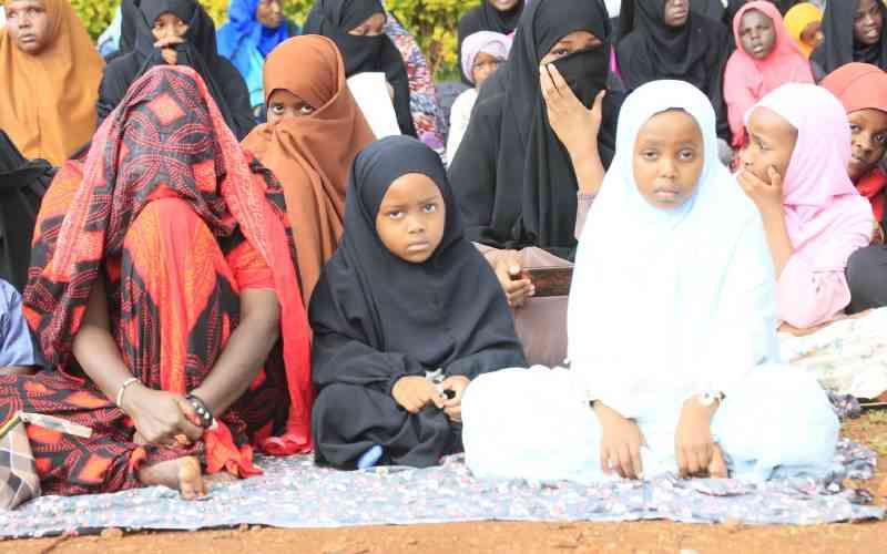 Muslims in Kenya end fast with Eid prayers - The Standard