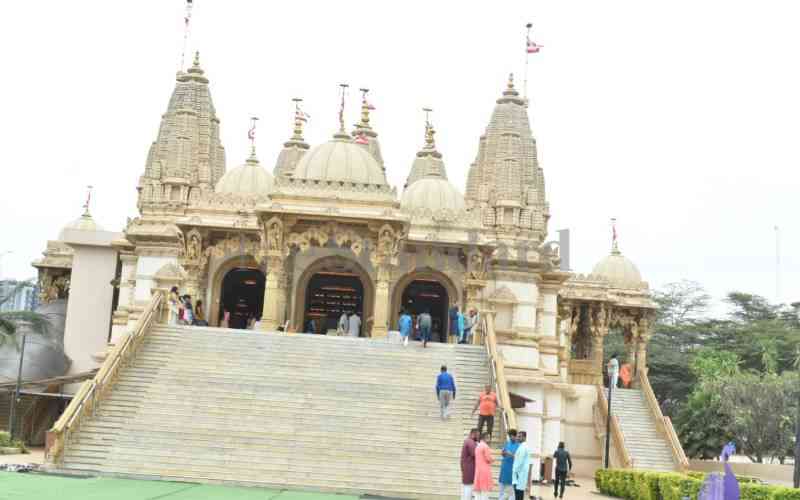 Hindu Community celebrate 24 years of BAPS Shri Swaminarayan Temple ...