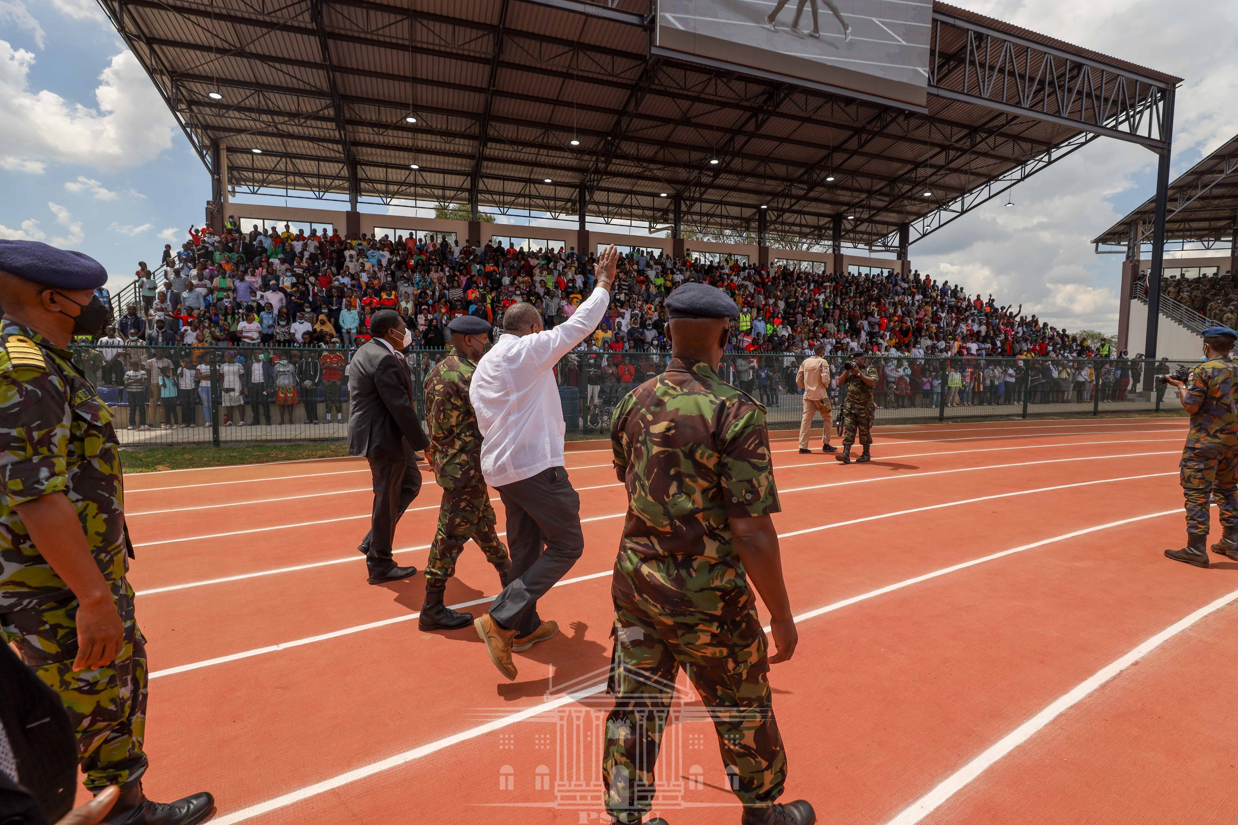 Uhuru tours newly opened KDF Ulinzi Sports Complex in Lang’ata [Photos]